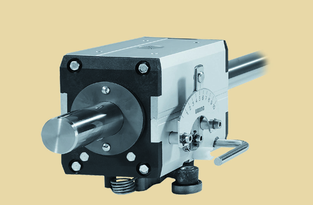 Level winding drive for spacing rows — with no programming Level winding drive for spacing rows — with no programming